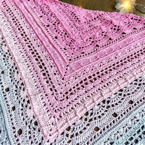 Crocheted Sislove Shawl