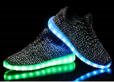 Купить Светящиеся Led кроссовки с подсветкой Yeezy Boost кросівки з ...