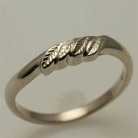 Custom Four Leaf Accent Band 1000034
