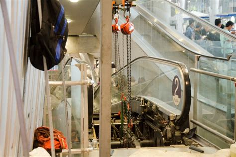 What Is The Difference Between An Escalator And A Travelator