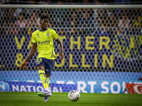 Football National Fc Sochaux Elie Ngatta Signe Professionnel