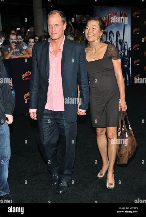 Woody Harrelson With Wife Zombieland Premiere At The Chinese Theatre