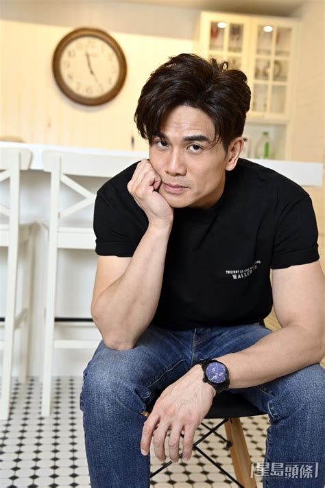 名人雜誌丨伍允龍銘記李小龍名言絶不飄飄然 憑《城寨》「王九」一夜爆紅