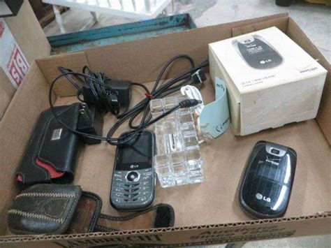 Assorted Electronics Lambrecht Auction Inc