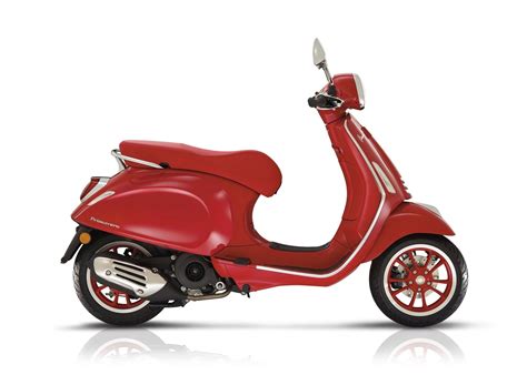 Comparaison Des Motos Vespa Elettrica Red 70kmh 2023 Vs Vespa