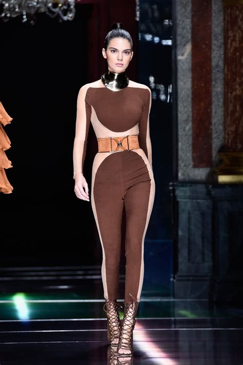 Kendall Jenner Sexiest Runway Moments Ps Fashion