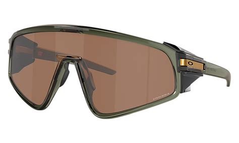 Shop Oakley Latch Panel Sunglasses Oakley® Us
