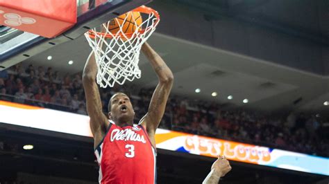 Dallas Mavericks Sign 7 Foot 5 Center Jamarion Sharp To 1 Year Deal