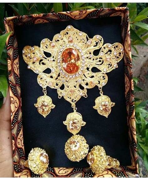 15 Bros Untuk Kebaya Modern