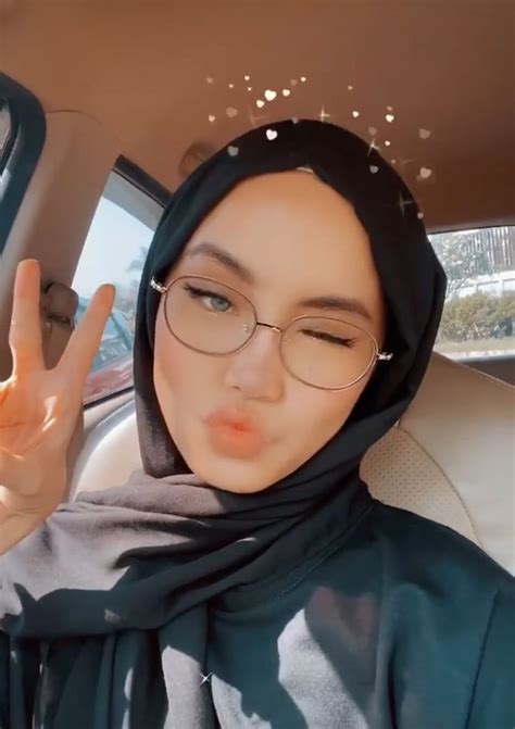 Shawl Pakai Cermin Mata Irene Tucker