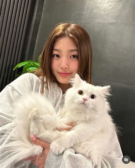 Yoonchae Kateye In 2025 Pretty Celebrities Beautiful Girlfriend Kpop Girls