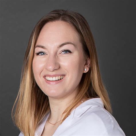 Denise Helzer Consultant Tagueri Xing