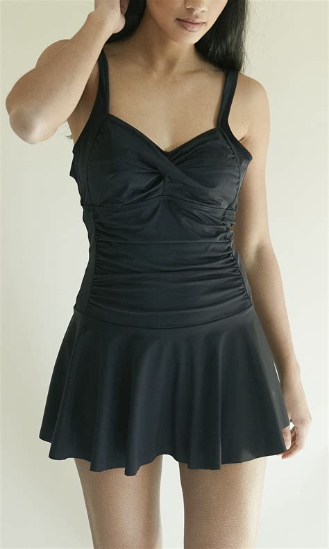 One Piece Swimsuit For Flat Chest At Lucy Dean Blog