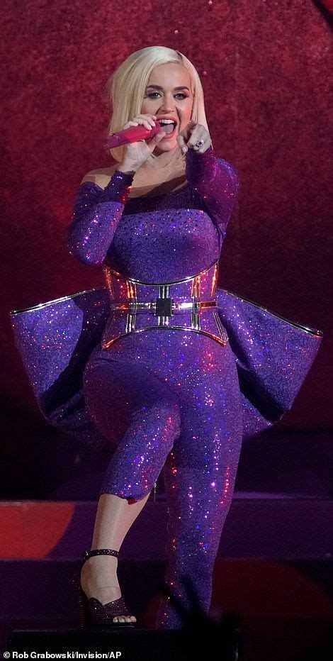 Top 5 Katy Perry Craziest And Chicest Style Moments Fashonation