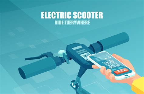전기 스쿠터를 임대하는 서비스의 잠금을 해제하기 위해 모바일 응용 프로그램을 사용하여 스마트 폰과 사람의 손의 벡터 전기자전거에