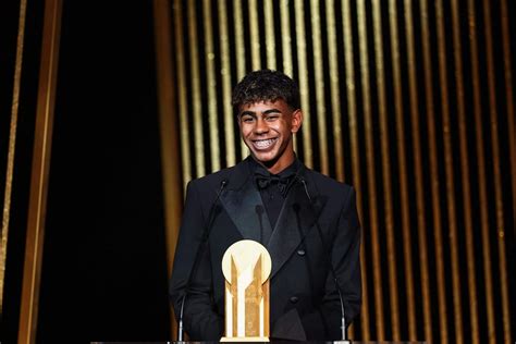 Lamine Yamal Se Queda Con El Trofeo Kopa A Mejor Joven Del Año Fútbol