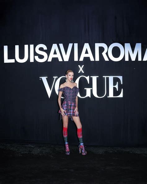 Stella Maxwell Rkneesockedcelebs