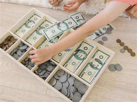 Melissa And Doug Play Money 550 Piece Set Only 956 On Amazon Or