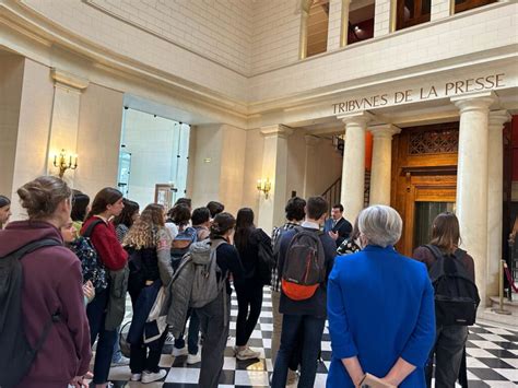 Séjour à Paris 1ère Spécialité Hlp Et élèves De Latelier éloquence Saint Elme
