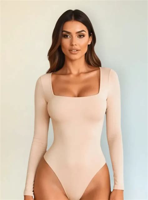 Body Suplex Frio Decote Quadrado Manga Longa C Forro Moda Chic Boutique
