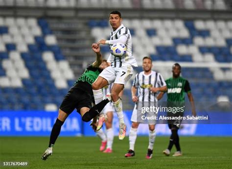 Ronaldo Header Photos And Premium High Res Pictures Getty Images