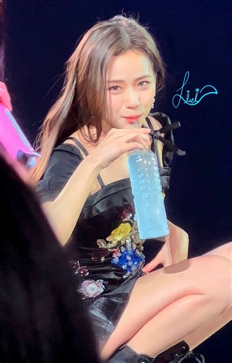 230318 Jisoo R Jisoo