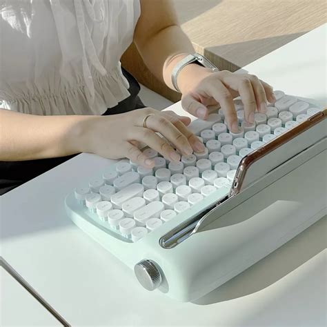 Bluetooth Compatible Retro Typewriter Keyboard