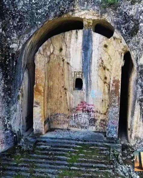 Exploring The Hellenistic Architecture Of The Ancient Kapilikaya Tomb