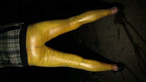 Girl Pee Herself In Yellow Leggings Thisvid Com