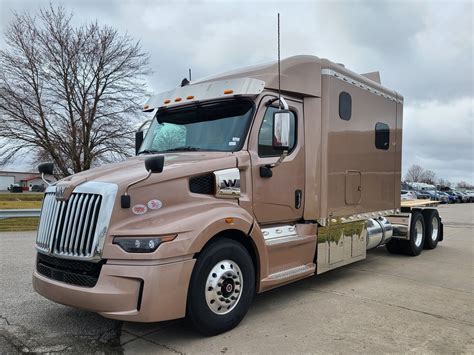 2025 Western Star 57x With 120 Inch Ari Legacy Ii Rb Sleeper 2556