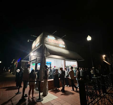 Seaside Donuts Bakery Photos Real Moments At A Beachside Donut Spot