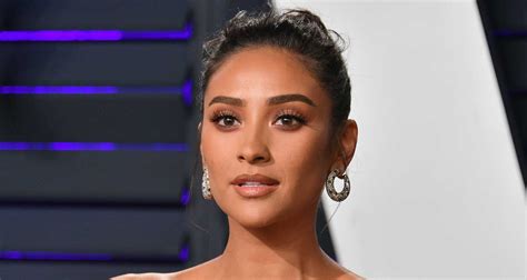 Shay Mitchell Seemingly Comes Out As Bisexual In New Tiktok Shay