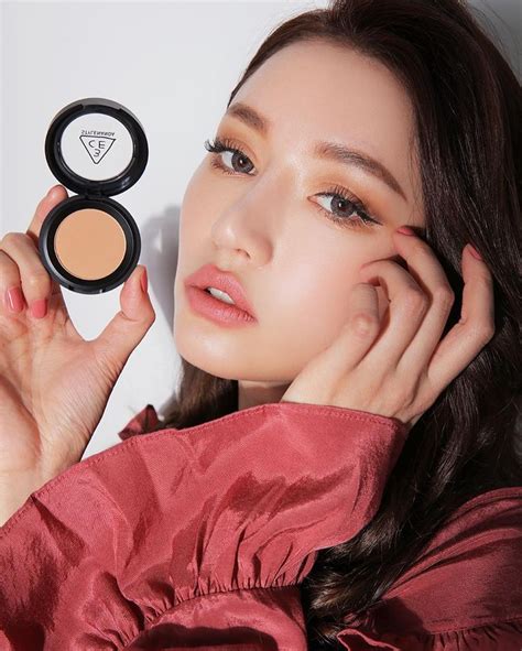 데일리 음영 메이크업 잇템 펄 없이 매트한 따뜻한 샌드 베이지 3ce One Color Shadow Almond 3ce 3ce원컬러섀도우