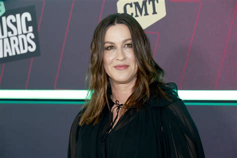 Ed Sheeran Alanis Morissette Sub On American Idol For Katy Perry