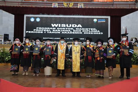 Plt Rektor M Sofwan Effendi Mewisuda 1098 Lulusan Unila Universitas Lampung