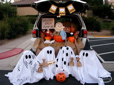 Halloween Trunk Decorating Ideas