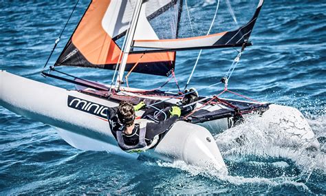 Das Segelboot Für Alle Fälle Minicat 420 Leicht Aufblasbar Und Spaß Pur