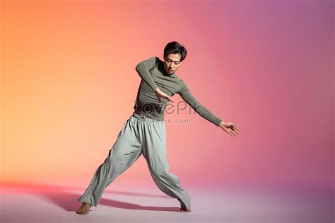 남성 댄서 댄스 동작 사진 무료 다운로드 Lovepik