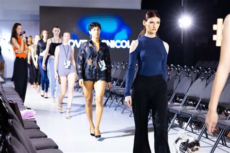 Model Headshots Tips And Poses