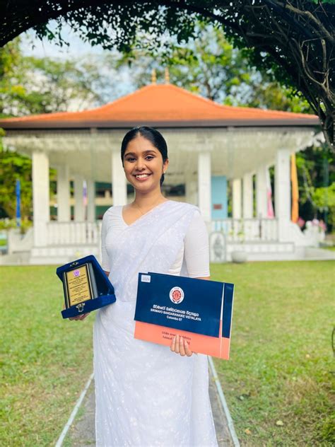 Dinali Jayasinghe On Linkedin Proud To Bid Farewell To 13 Years Of School Education Achieving