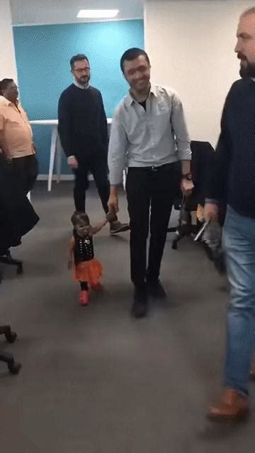 세계에서 가장 작은 여성 유머이슈 꾸르