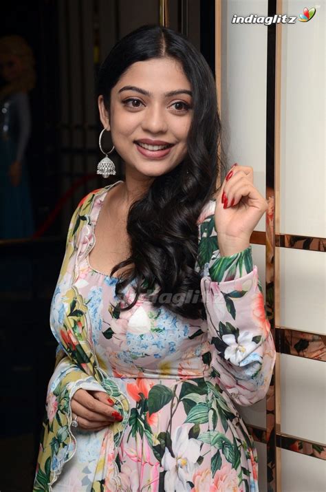 Varsha Bollamma Photos Tamil Actress Photos Images Gallery Stills