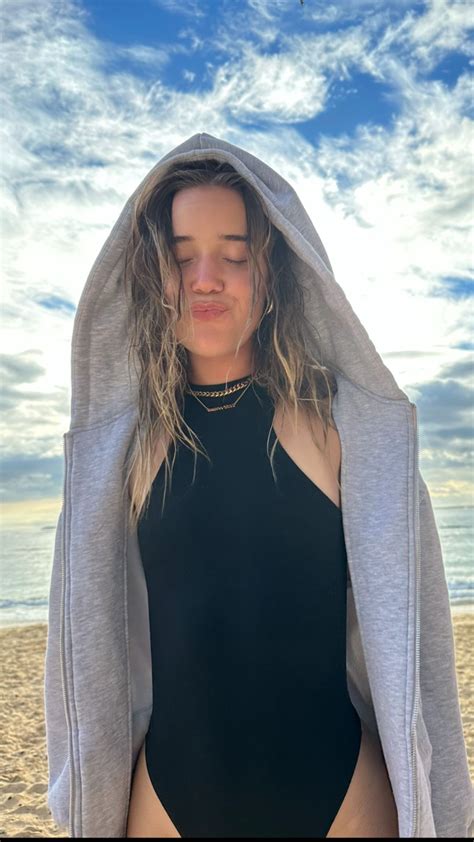 Surfer Gurl Roliviaponton