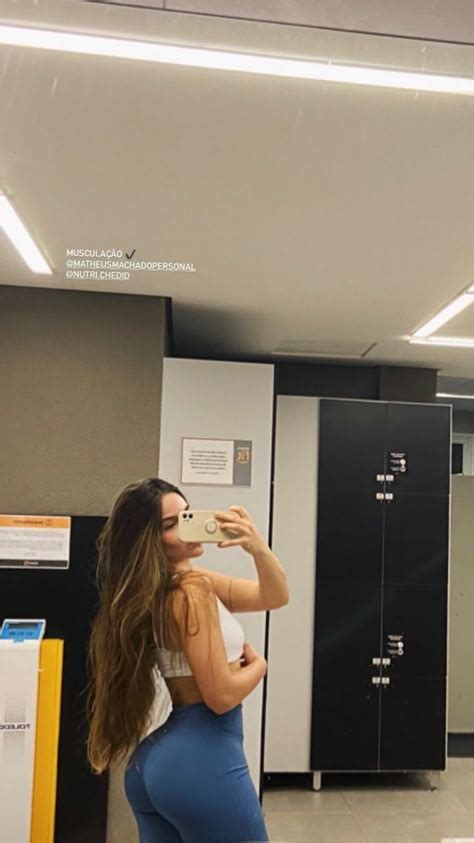 Tiny Waist Thick Legs In Shape