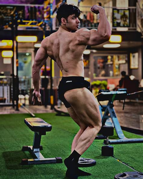 ‎amir Gholami امیر غلامی‎ Amirrezaqlmi • Instagram Photos And Videos