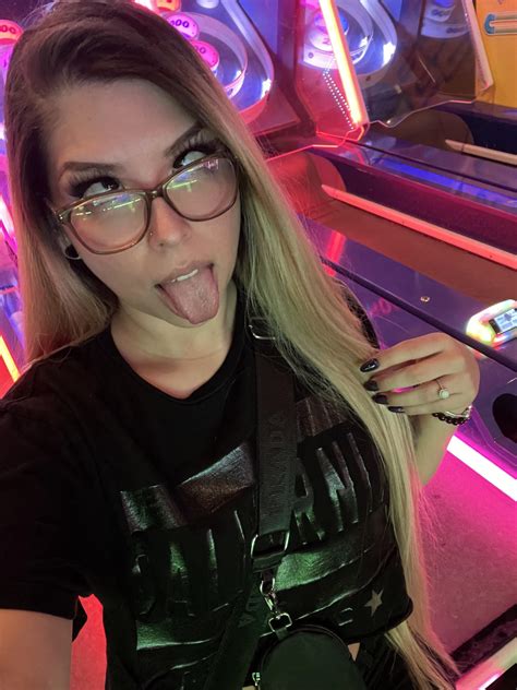 Public Arcade Ahego👅 Rahegaoirl