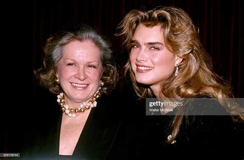 Brooke Shields And Mom Teri Shields In New York City 1989 News Photo