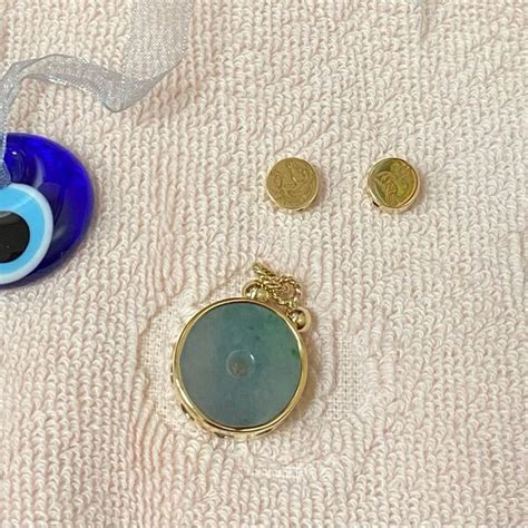 Carved Black Iridescent Pinna Shell Golden Mop 14k Yellow Gold