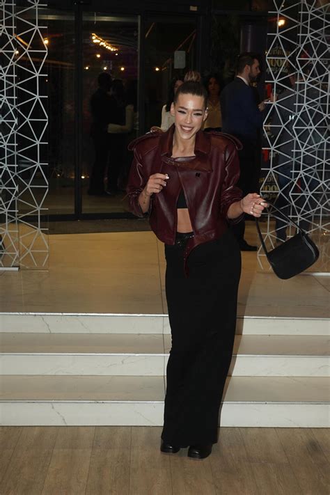 Matea Milosavljević Blista U Uskoj Crnoj Haljini U Beogradu Slika 3