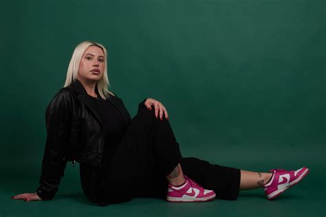 La Modella Inga Joukova Determinata Passionale E Impulsiva